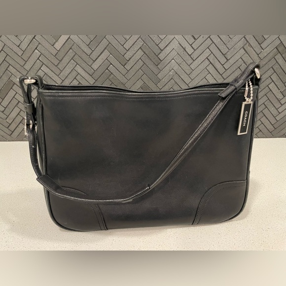 Coach | Bags | Coach Vintage Leather Purse In Black Serial No Kok848 ...